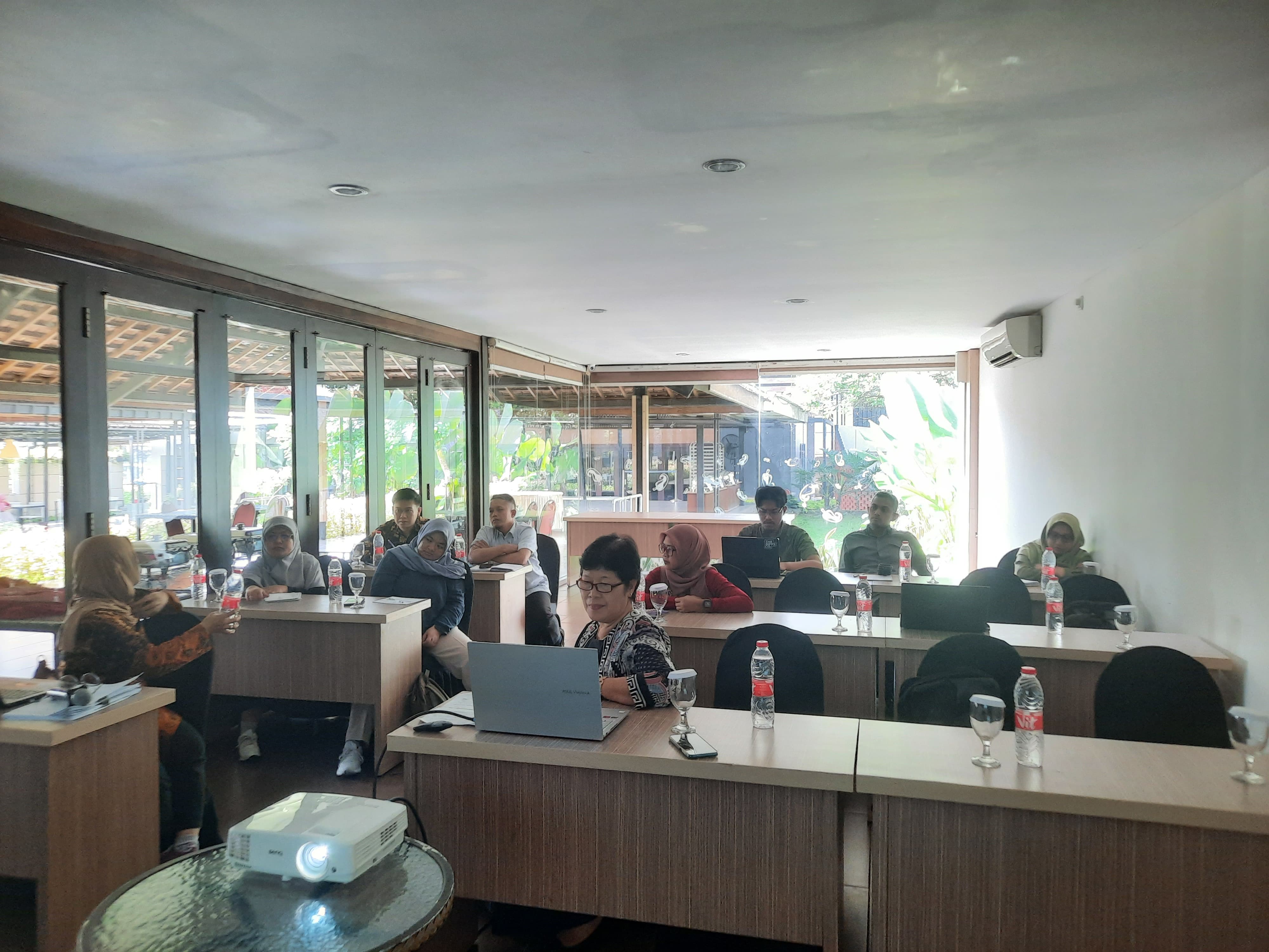 In House Training “Pemahaman dan Implementasi Perubahan Dokumen Sistem ...
